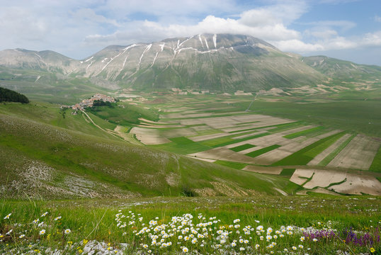 รูปภาพCastelluccio – เลือกดูภาพถ่ายสต็อก เวกเตอร์ และวิดีโอ9,688 ...
