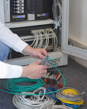 「Computertechniker」の画像 - 21 件の Stock 写真、ベクターおよびビデオ | Adobe Stock