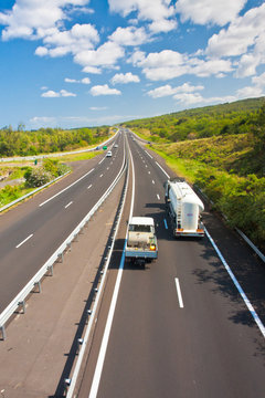 Autoroutes Immagini - Sfoglia 351 foto, vettoriali e video Stock ...