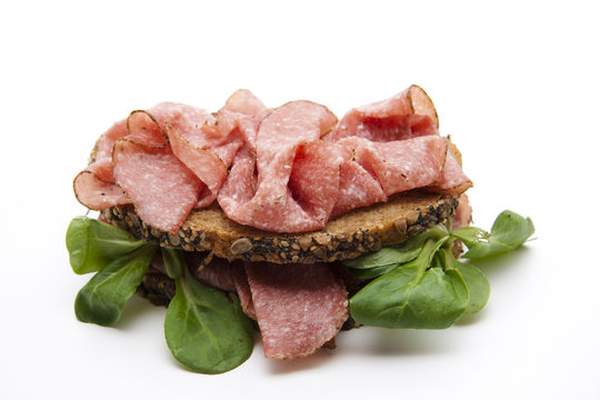 Salamibrot bilder – Bläddra bland 384 stockfoton, vektorer och videor ...