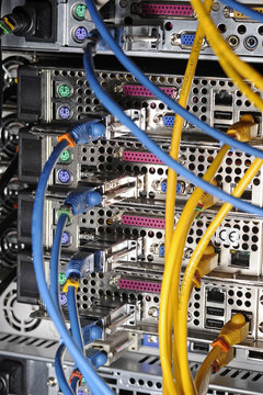 「Netzwerkverteiler」の写真素材 | 57件の無料イラスト画像 | Adobe Stock