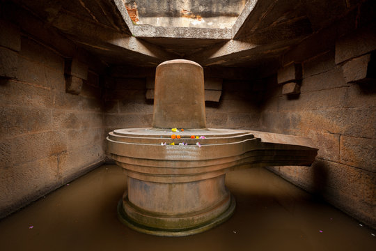 "Shiva Linga" 影像 – 瀏覽 4,539 個素材庫相片、向量圖和影片 | Adobe Stock