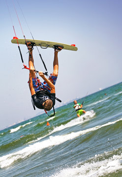 Windsurfing Jump Bilder – Durchsuchen 9,103 Archivfotos, Vektorgrafiken ...