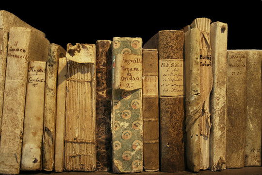 Imágenes de Libri: descubre bancos de fotos, ilustraciones, vectores y ...