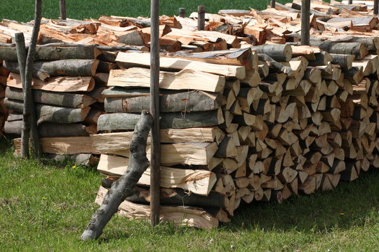 「Holzscheit」の画像 - 2,967 件の Stock 写真、ベクターおよびビデオ | Adobe Stock