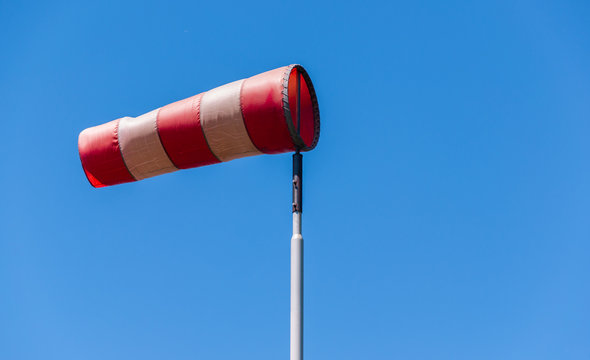 "Wind Sleeve" Bilder – Durchsuchen 15,010 Archivfotos, Vektorgrafiken ...