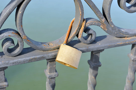Prometidos - Images et vidéos libres de droits | Adobe Stock