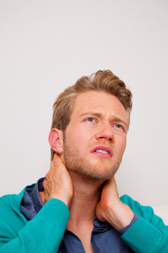 Halsweh bilder – Bläddra bland 527 stockfoton, vektorer och videor ...