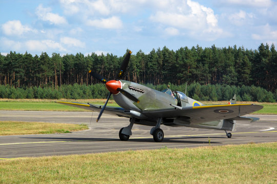 Spitfire Images – Browse 1,577 Stock Photos, Vectors, and Video | Adobe ...