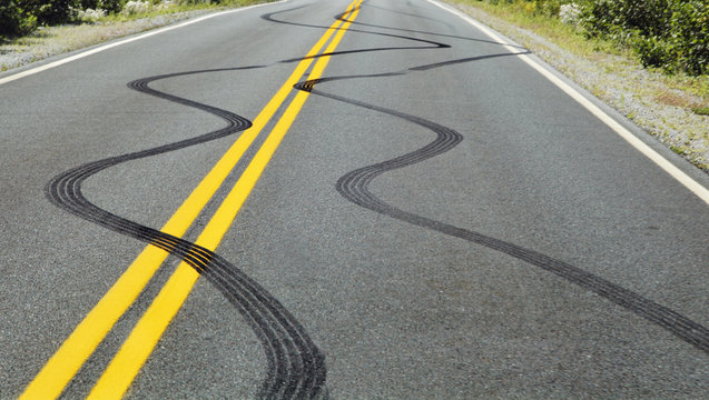 Bremsspuren-Bilder: Stock-Fotos & -Videos. | Adobe Stock