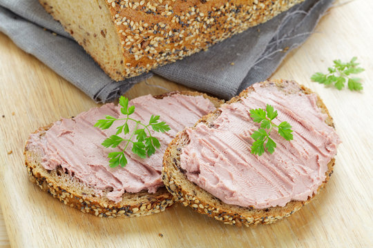 Wurstbrot Bilder – Durchsuchen 215,188 Archivfotos, Vektorgrafiken und ...