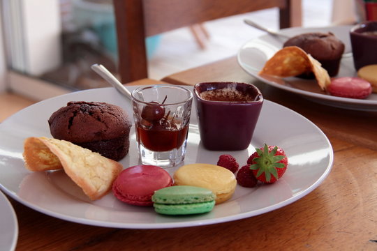 「Gourmant」の画像 - 160 件の Stock 写真、ベクターおよびビデオ | Adobe Stock