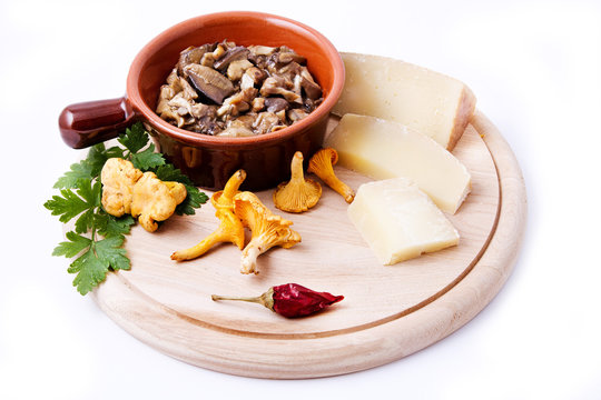 รูปภาพTrifola – เลือกดูภาพถ่ายสต็อก เวกเตอร์ และวิดีโอ89 | Adobe Stock