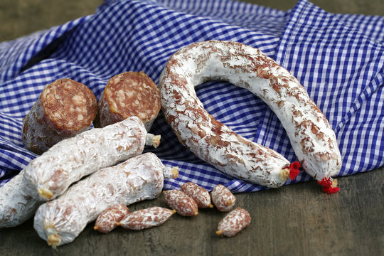 「Ringwurst」の写真素材 | 157件の無料イラスト画像 | Adobe Stock