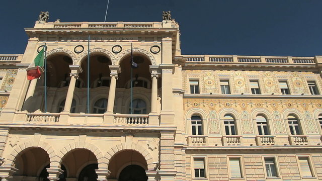 "Palazzo Del Governo" Immagini - Sfoglia 441 foto, vettoriali e video ...