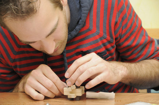 Knobeln-Bilder: Stock-Fotos & -Videos. | Adobe Stock