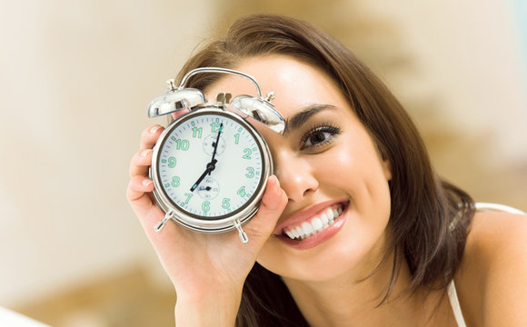Alarm-Clock Bilder – Durchsuchen 30,862 Archivfotos, Vektorgrafiken und ...