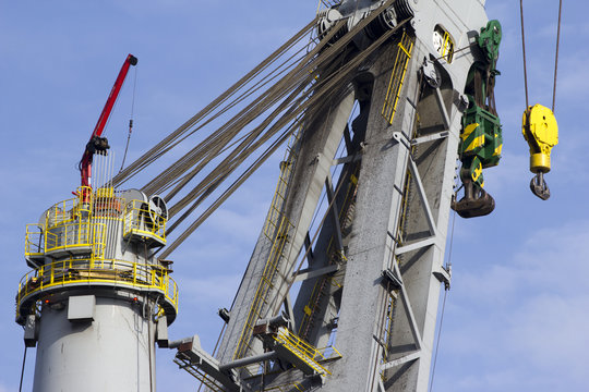 Mast-Crane Images – Browse 6 Stock Photos, Vectors, and Video | Adobe Stock