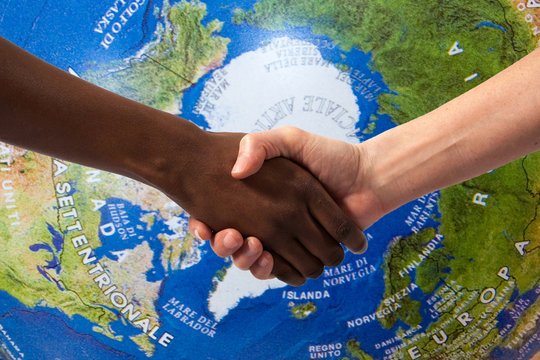 Razzismo Immagini - Sfoglia 112,025 foto, vettoriali e video Stock ...