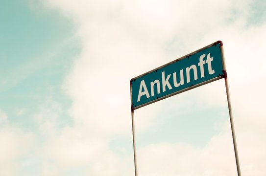 Ankunft bilder – Bläddra bland 10,611 stockfoton, vektorer och videor ...