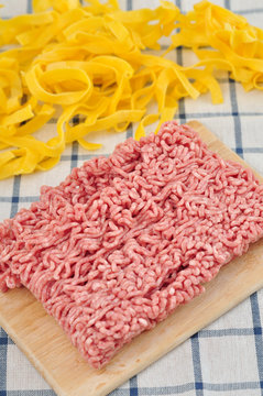 Rindergehacktes Images – Browse 45 Stock Photos, Vectors, and Video ...