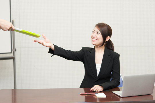 Entgegennehmen Bilder – Durchsuchen 5,307 Archivfotos, Vektorgrafiken ...