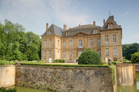 รูปภาพChatelain – เลือกดูภาพถ่ายสต็อก เวกเตอร์ และวิดีโอ84 | Adobe Stock