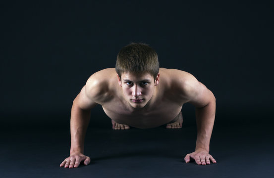 รูปภาพPush-Ups – เลือกดูภาพถ่ายสต็อก เวกเตอร์ และวิดีโอ72,316 | Adobe Stock