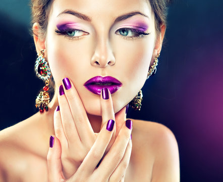 "Mak Up"-Bilder: Stock-Fotos & -Videos. | Adobe Stock