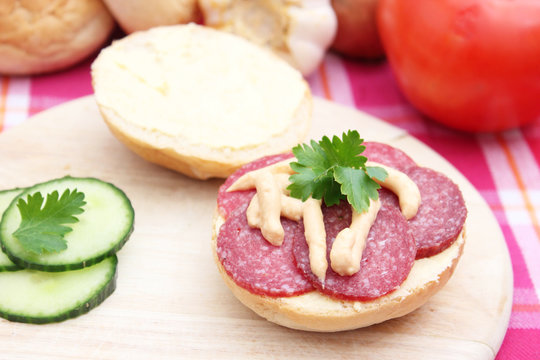 Wurstsemmel bilder – Bläddra bland 239 stockfoton, vektorer och videor ...