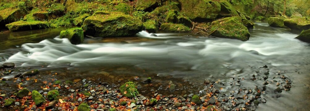 "Rapid Stream" Bilder – Durchsuchen 279 Archivfotos, Vektorgrafiken und ...