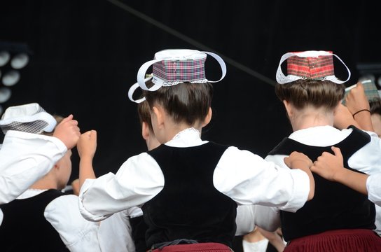 Bigouden Images – Parcourir 1,723 le catalogue de photos, vecteurs et vidéos | Adobe Stock