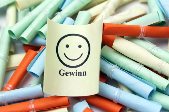 Gewinnlos Bilder – Durchsuchen 77,364 Archivfotos, Vektorgrafiken und ...