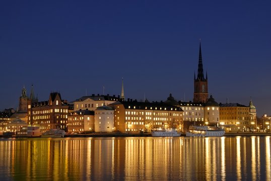 Riddarholmen bilder – Bläddra bland 3,639 stockfoton, vektorer och ...