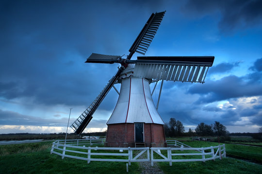 Dark.windmill Images – Browse 5,187 Stock Photos, Vectors, and Video ...