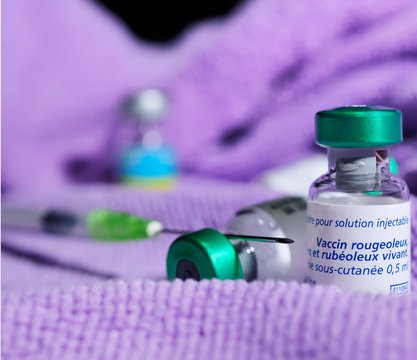 Rougeole Images – Browse 160 Stock Photos, Vectors, and Video | Adobe Stock