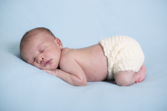Bauchlage-Bilder: Stock-Fotos & -Videos. | Adobe Stock