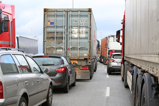 Lkw-Stau Images – Browse 9 Stock Photos, Vectors, and Video | Adobe Stock