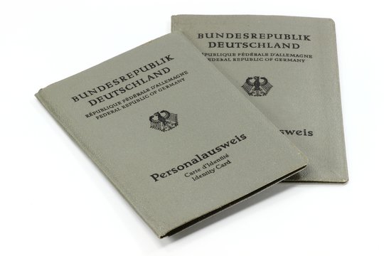 Ausweispapier bilder – Bläddra bland 39 stockfoton, vektorer och videor ...