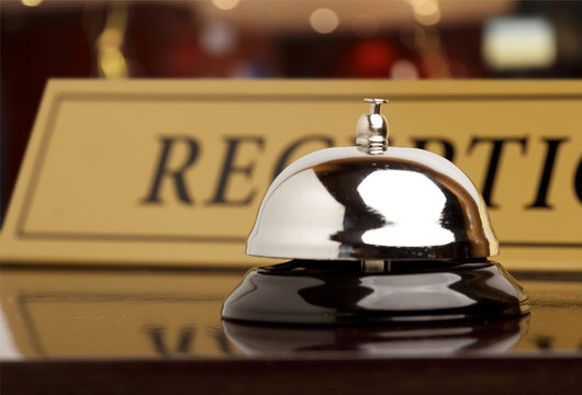 Hotelportier Bilder – Durchsuchen 5,829 Archivfotos, Vektorgrafiken und ...