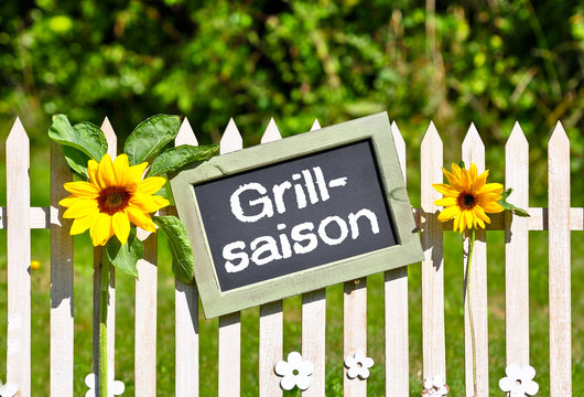 Grillsaison bilder – Bläddra bland 3,665 stockfoton, vektorer och ...