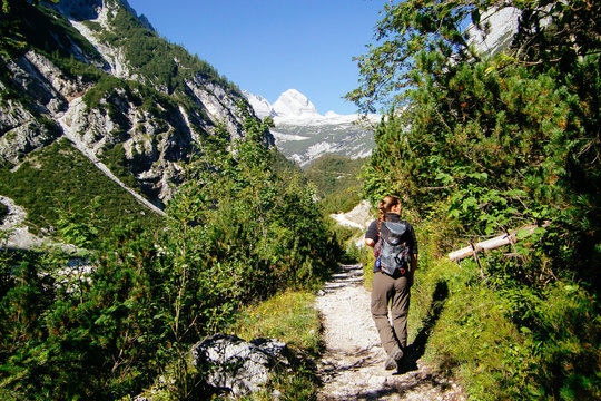 Wanderin Bilder – Durchsuchen 2,226 Archivfotos, Vektorgrafiken und ...