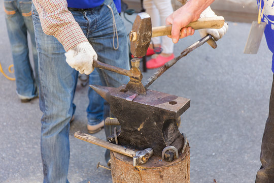 「Forge-Man」の写真素材 | 73件の無料イラスト画像 | Adobe Stock