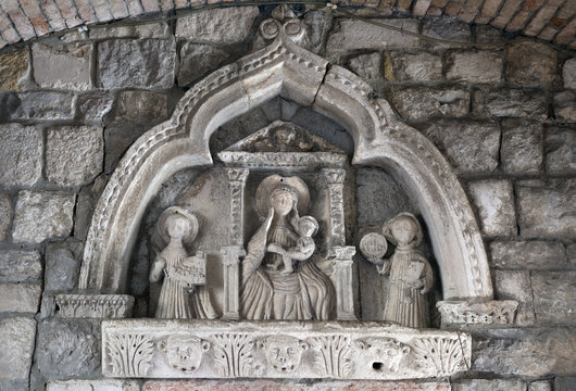 รูปภาพAlto-Relief – เลือกดูภาพถ่ายสต็อก เวกเตอร์ และวิดีโอ16 | Adobe Stock