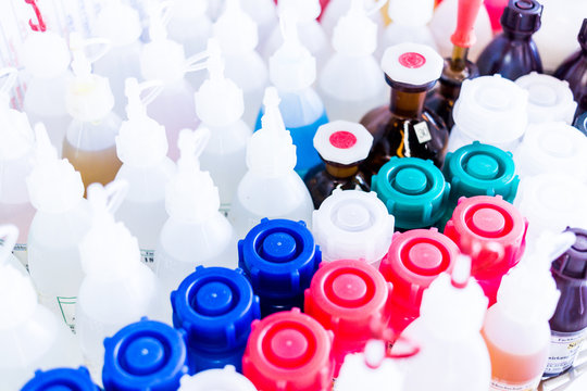Chemiekalien-Bilder: Stock-Fotos & -Videos. | Adobe Stock