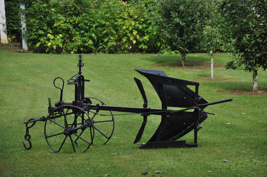 Coutre Images – Browse 9 Stock Photos, Vectors, and Video | Adobe Stock