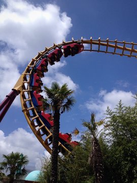 "Montagne Russe" Bilder – Durchsuchen 147 Archivfotos, Vektorgrafiken ...