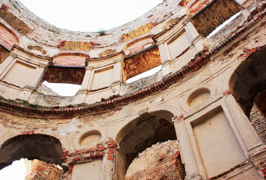 รูปภาพBastylia – เลือกดูภาพถ่ายสต็อก เวกเตอร์ และวิดีโอ115 | Adobe Stock