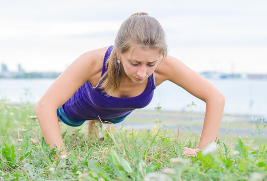 รูปภาพPush-Ups – เลือกดูภาพถ่ายสต็อก เวกเตอร์ และวิดีโอ72,316 | Adobe Stock
