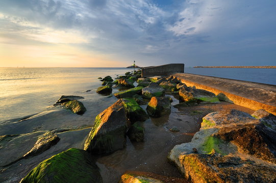 「Larboard」の画像 - 1,642 件の Stock 写真、ベクターおよびビデオ | Adobe Stock
